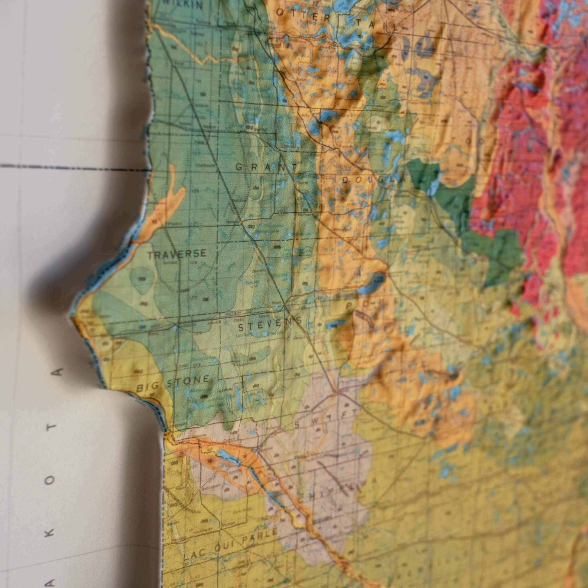 Beautiful Minnesota 3D Map from 1982 in Colorful Raised Relief – Muir Way